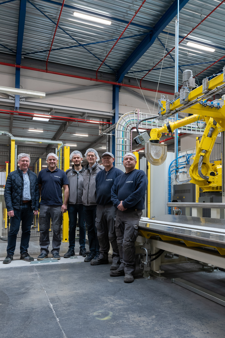 Handling en verpakking van nonwoven rollen voor TWE. | fraxinus